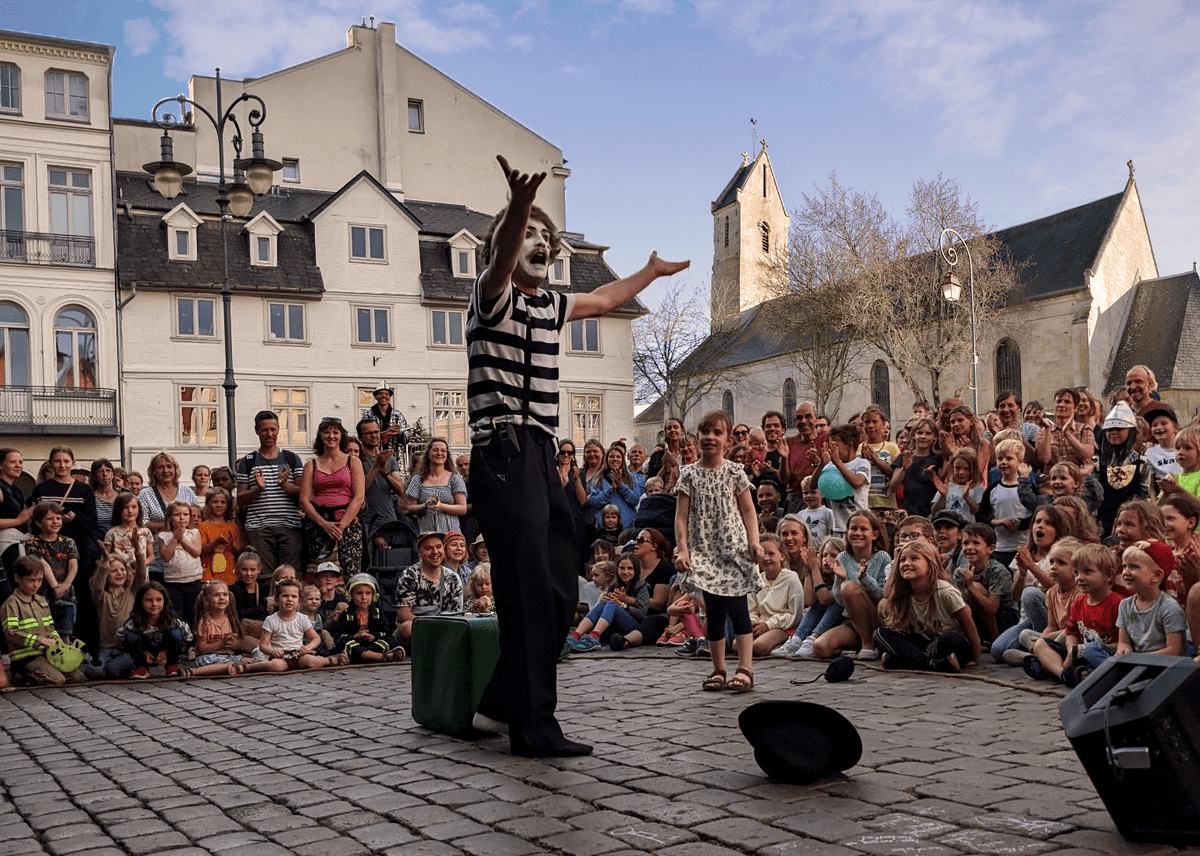 SHOWS - Mime en Mi Mineur